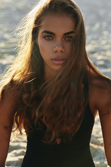 Sarsha Chisholm - Vivien’s Models